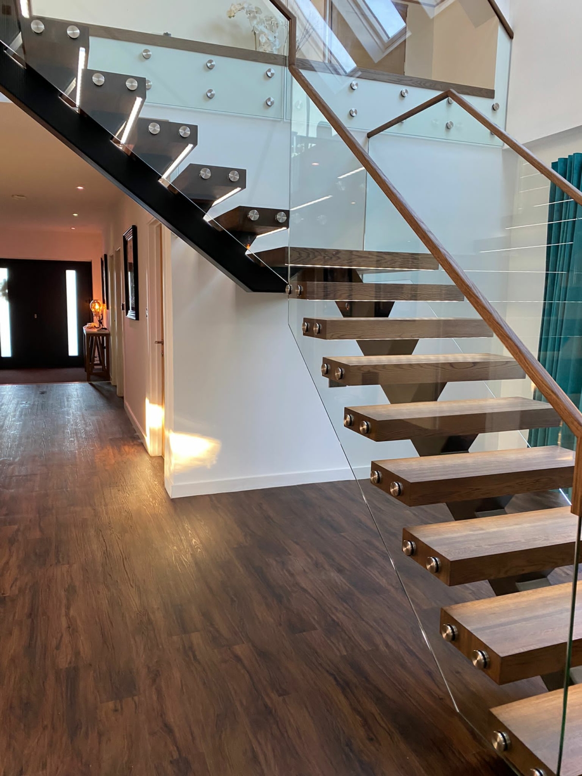 Central Spine Staircase with Glass Balustrade and Oak Handrail - DDC London