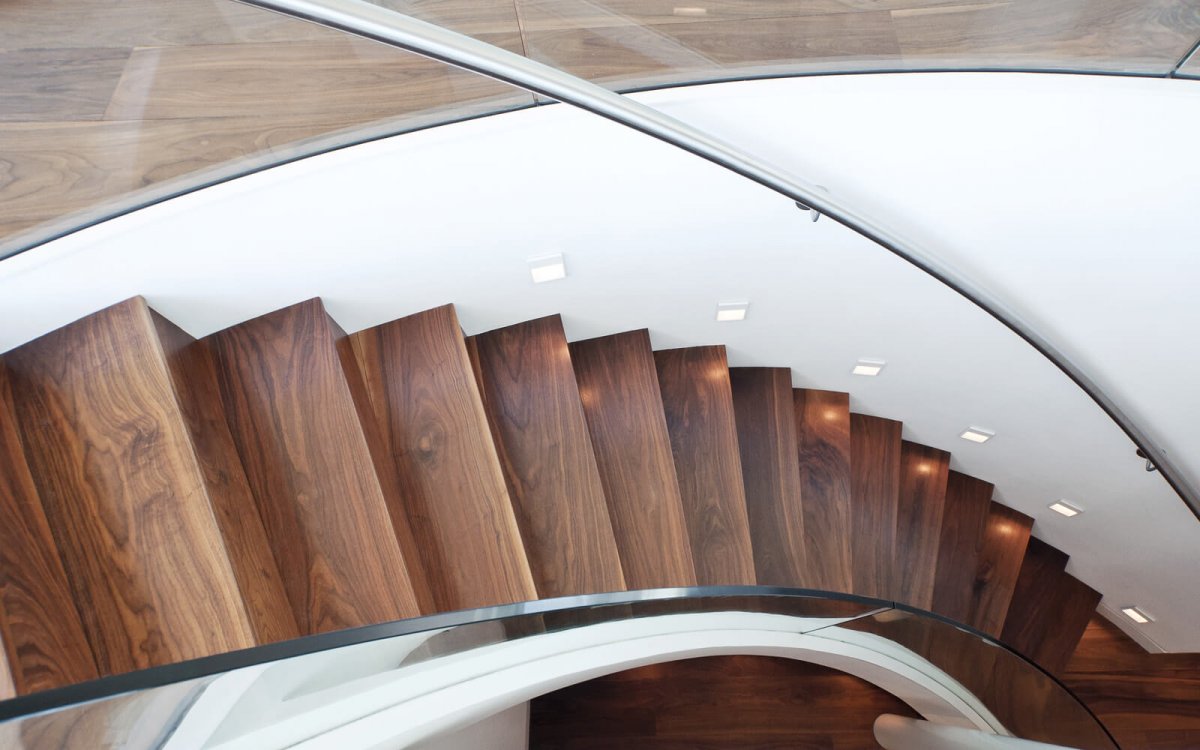 Premium staircases for homes, restuaurants, bars and hotels